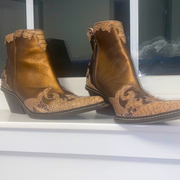 Donald J. Pliner | Shoes | Donald Pliner Vintage Brown Leather Western ...